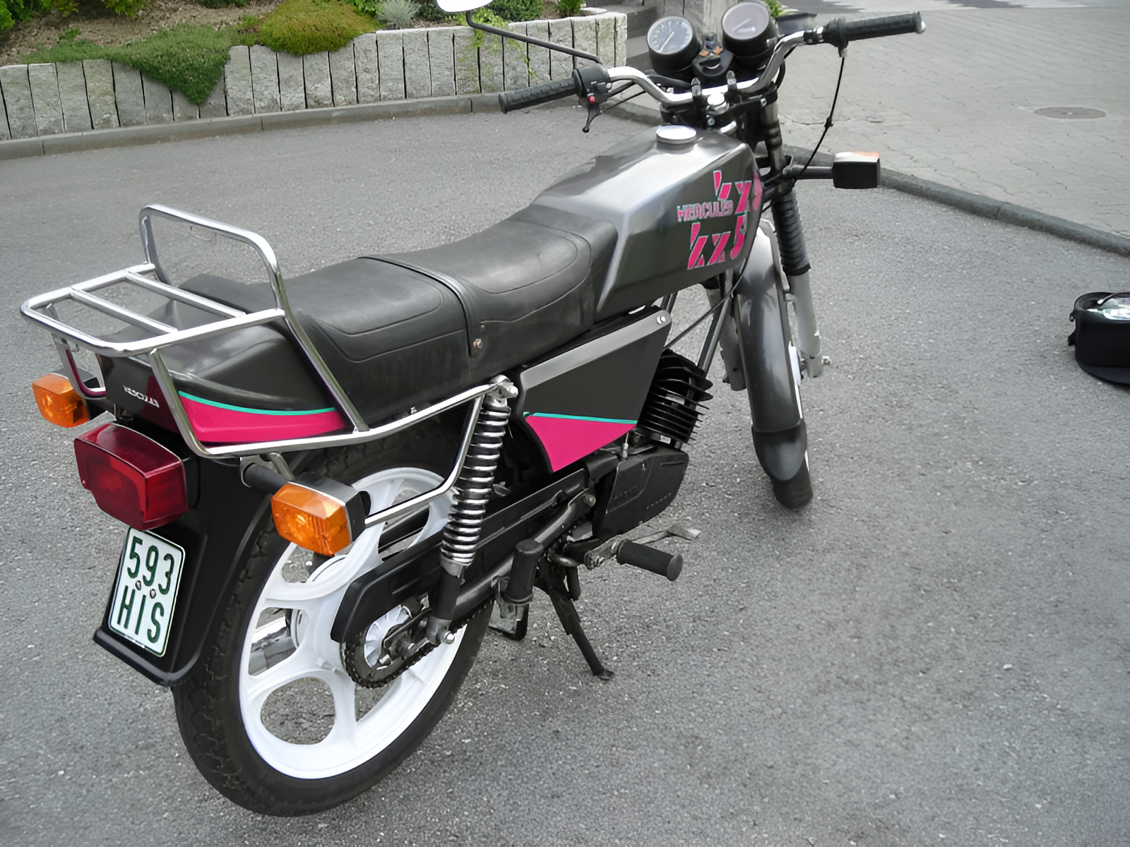 Mopeds.com - The Ultimate Moped Resource