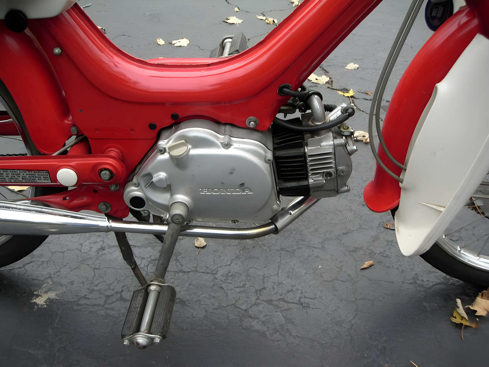 The Honda PC50 Moped: Innovative Pedal-Engine Combination - Mopeds.com