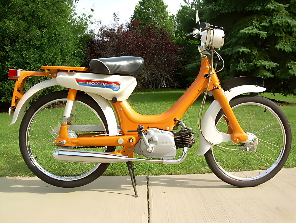 The Honda PC50 Moped: Innovative Pedal-Engine Combination - Mopeds.com